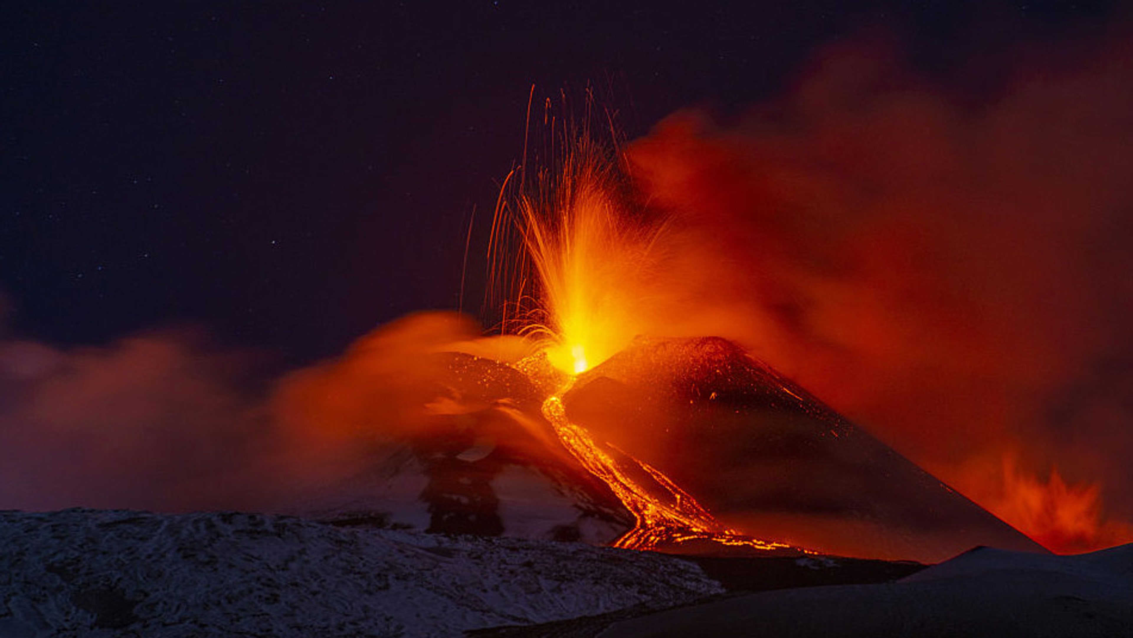 Fire Fills The Sky As Mount Etna Erupts | Weather.com
