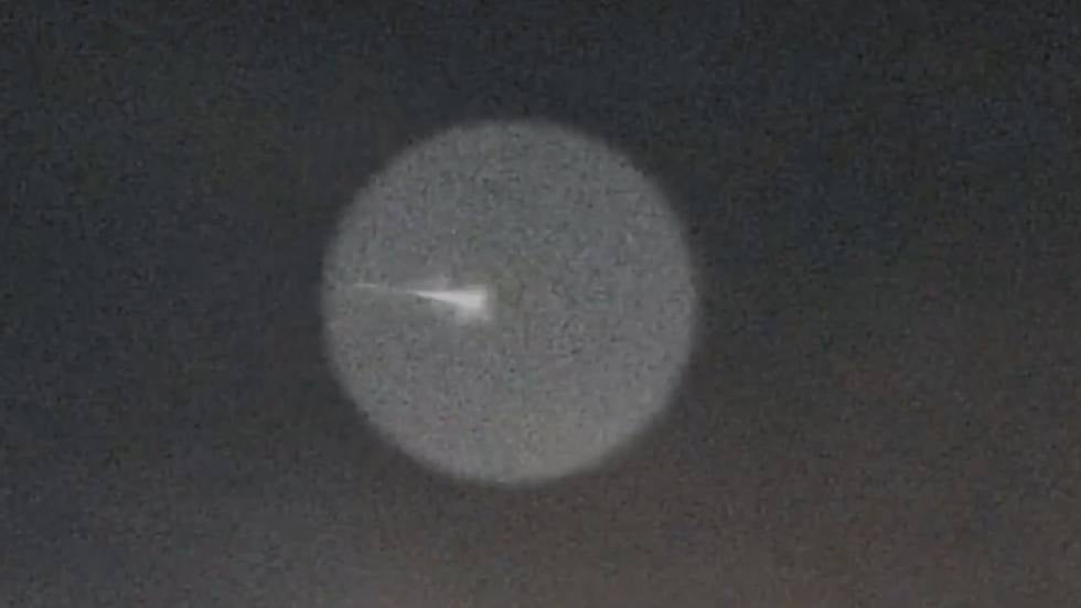 Brilliant Light Streaks Across Night Sky - Videos from The Weather Channel