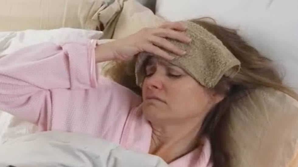 Photographer 'Wins Nature’s Lottery' with Yellow Penguin Shot - Videos ...