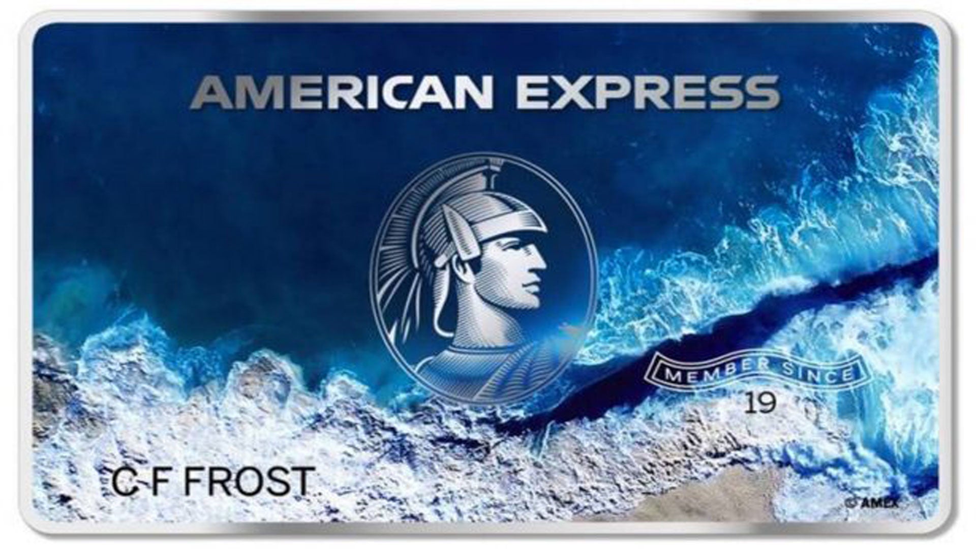 American Express fabrique des cartes bancaires avec du plastique ...