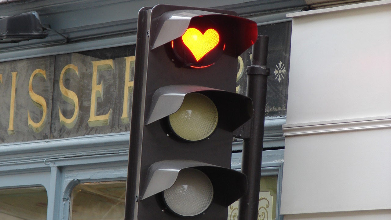 En Bretagne, un feu tricolore à énergie solaire ne fonctionnait pas ...