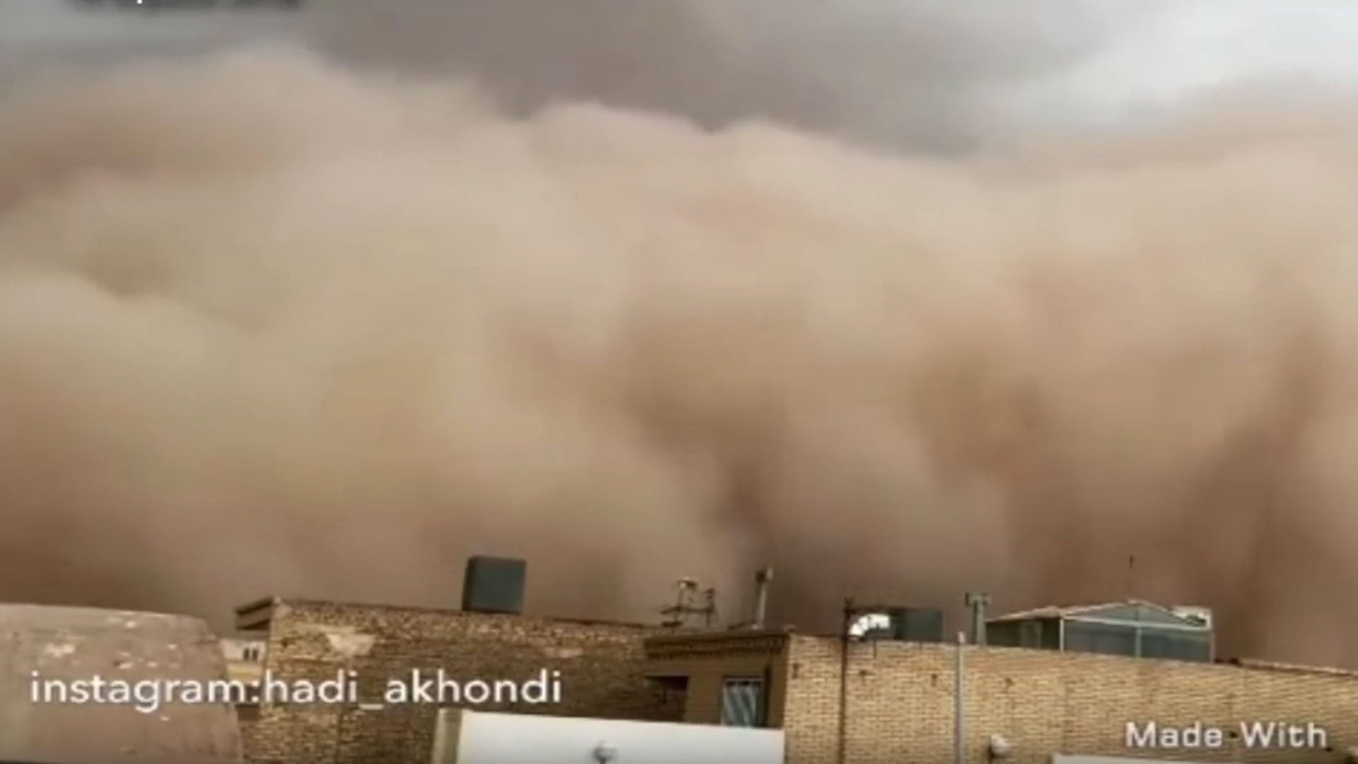VIDEO Une violente tempête de sable s’abat subitement sur une ville ...