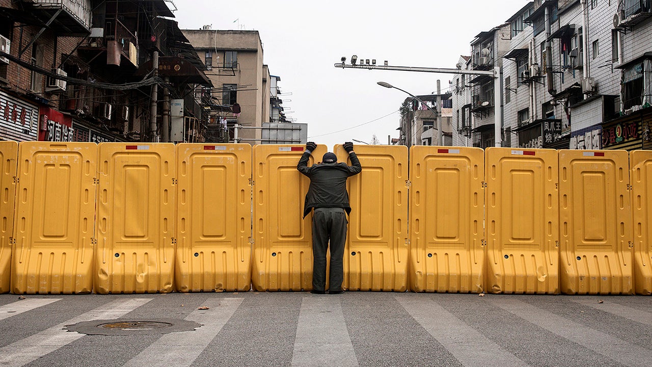 Living Through the Coronavirus Behind Walls (PHOTOS) | The Weather Channel