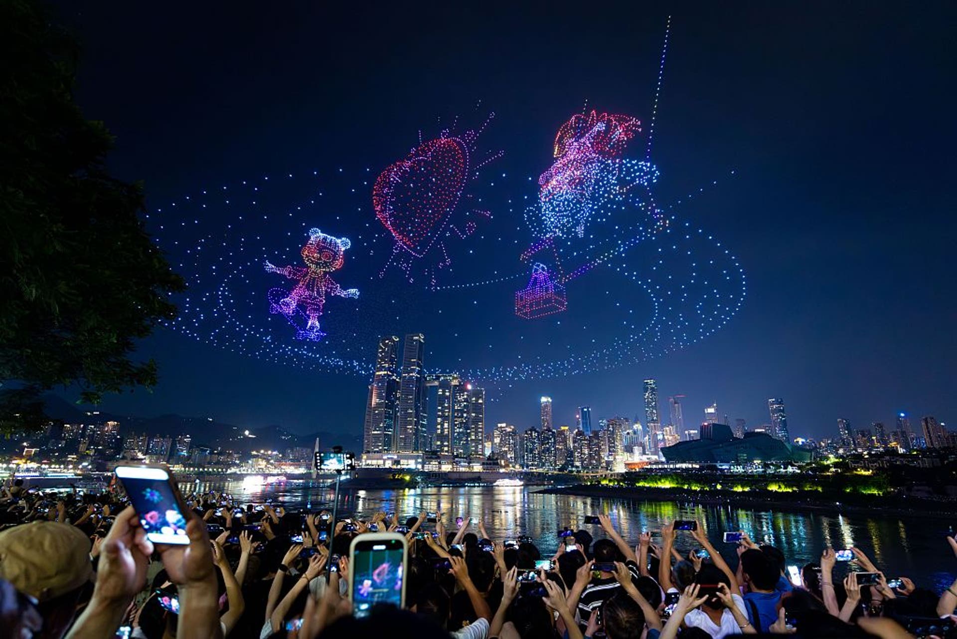 Chinese Drone Show Sets Guinness World Record | Weather.com