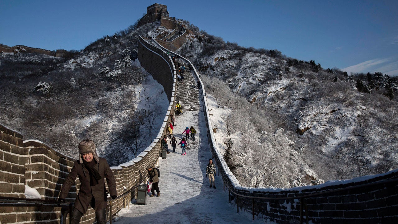 Snowstorm Hits China: Stranded Buses Lead to Human Gridlock | The ...
