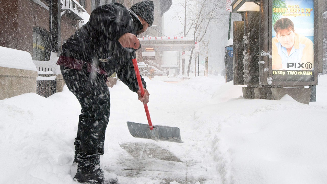 Winter Storm Jonas: At Least 27 Dead, Travel Slowly Getting Back on ...