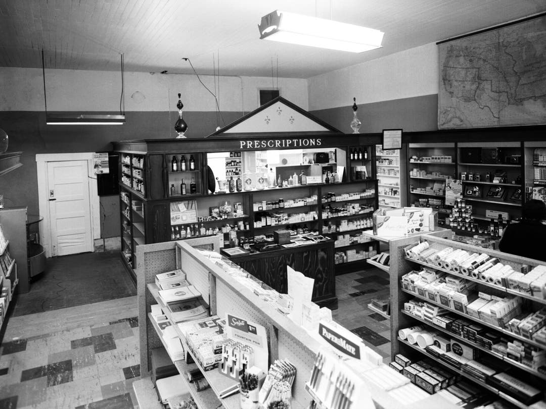 Mesmerizing Vintage Photos of U.S. Drug Stores | The Weather Channel