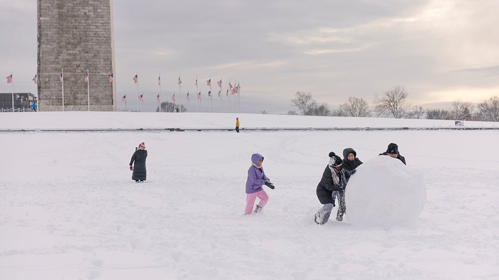 Blanket of Snow Covers Nation's Capital (PHOTOS) | The Weather Channel