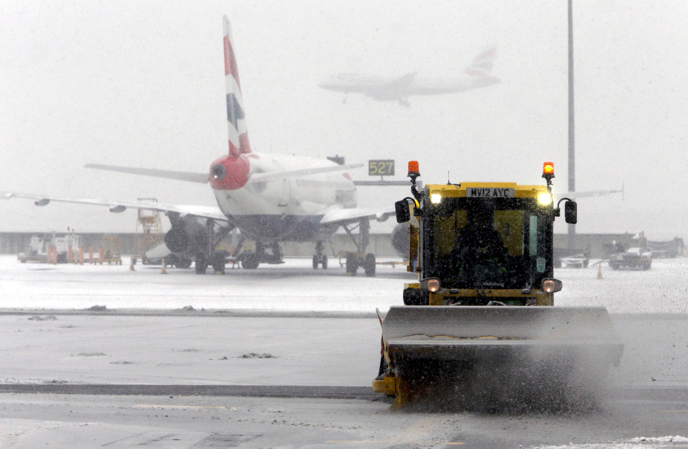 Blaming Snow, London's Heathrow Cancels 260 Flights | Weather.com