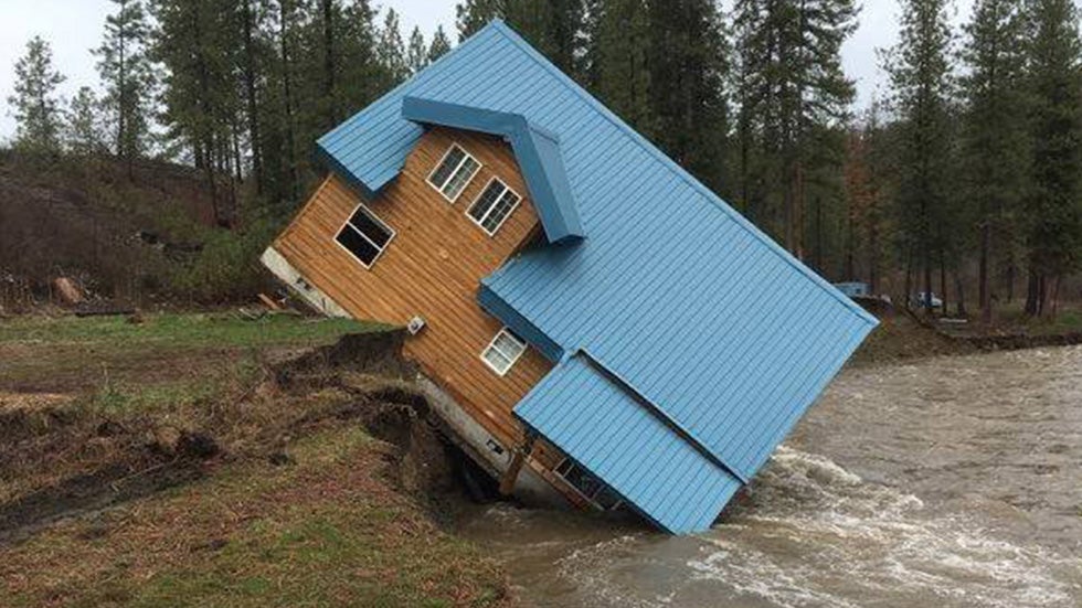 House Ends Up in River During Washington State Flooding | The Weather ...