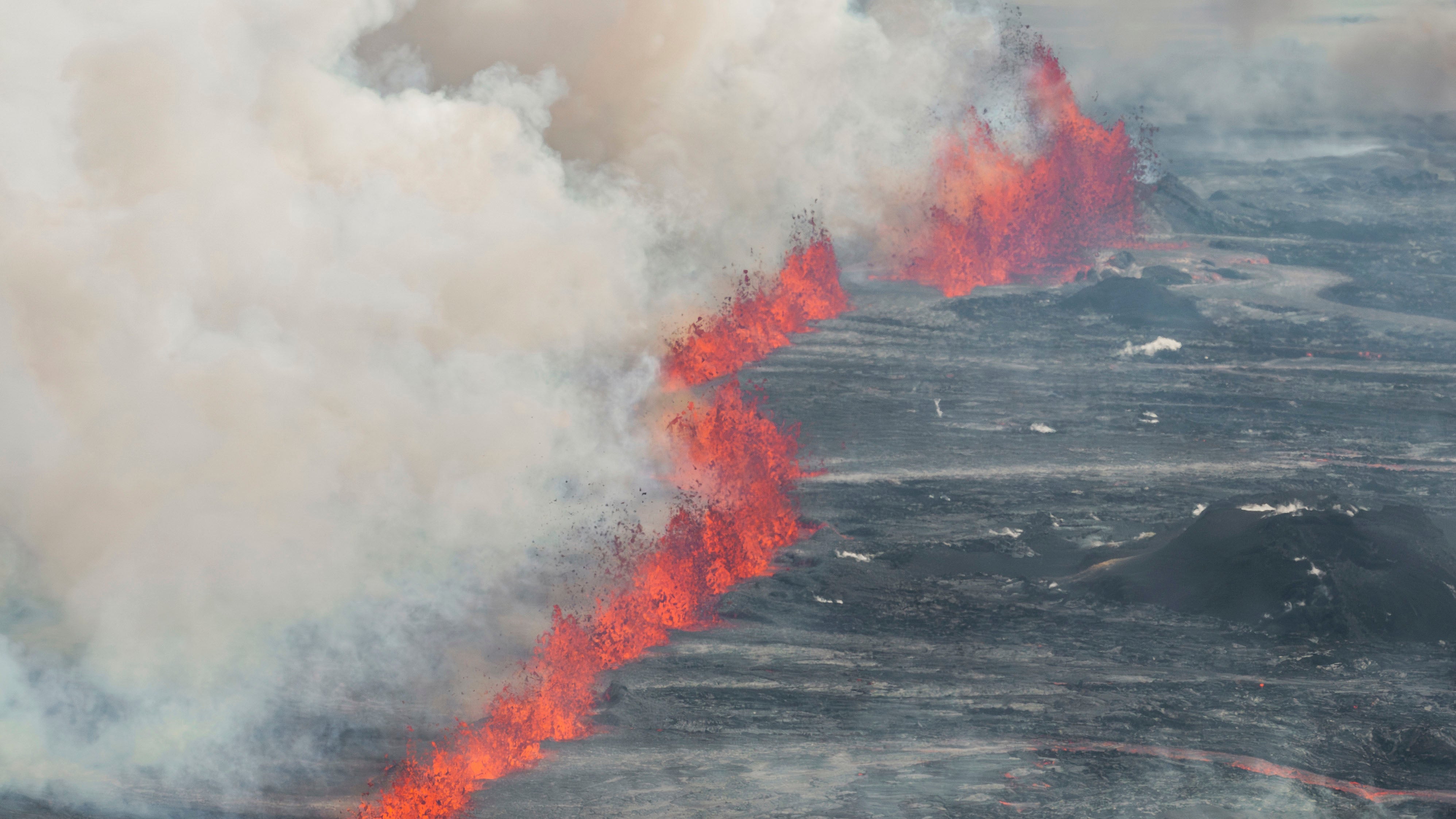 Iceland Volcano's Stunning Eruption, In Pictures | Weather.com