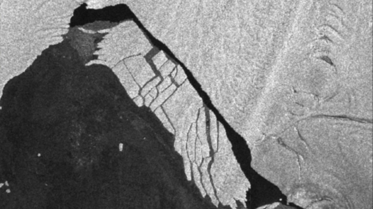 Satellite Images Capture Giant Iceberg Disintegrating In Antarctica ...