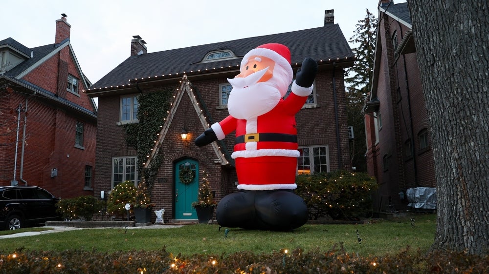 It's Time To Start Putting Up Your Holiday Lights | Weather.com