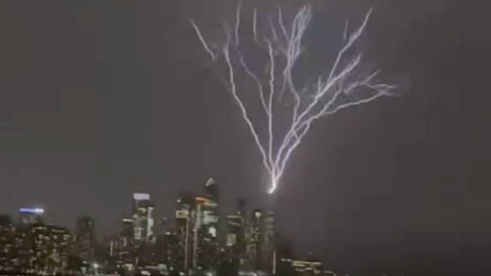 Lightning Forks Upward Over NY - Videos from The Weather Channel