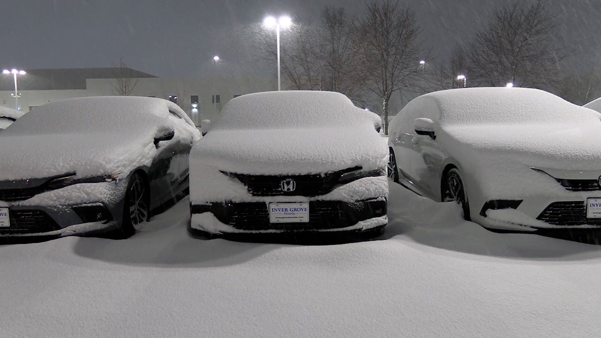Minneapolis Metro Covered In Snow - Videos from The Weather Channel