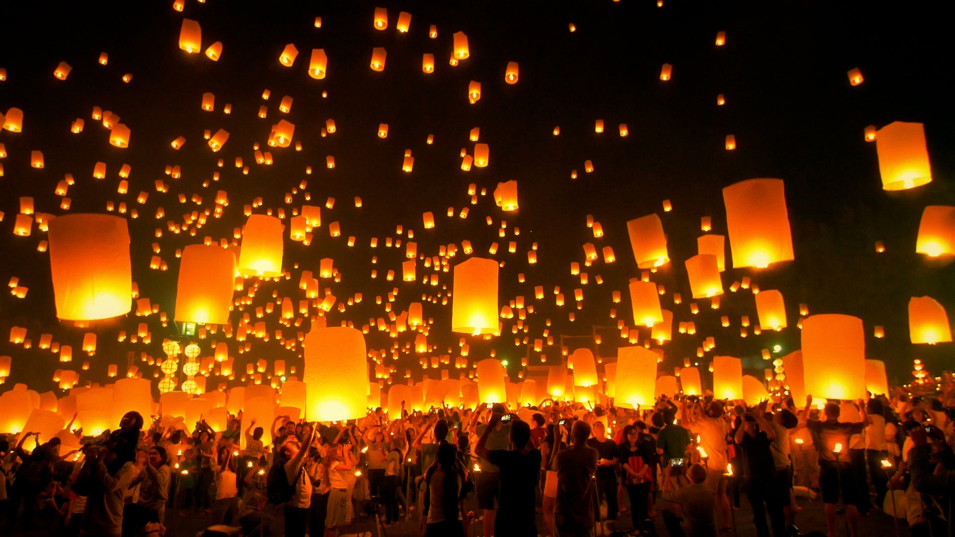 'Noctourism' Leads 2025 Travel Trends - Videos from The Weather Channel