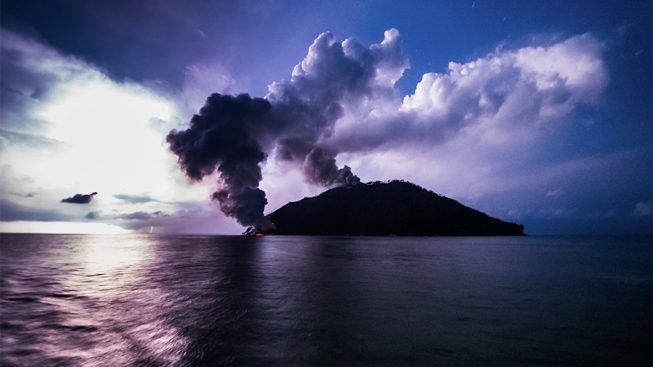 Major Volcanic Eruption on Papua New Guinea Could Be Imminent ...