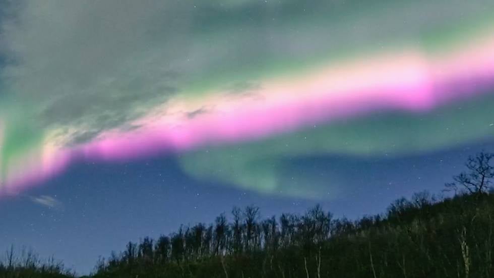 Magnetic Field Crack Sparks Unusual Aurora - Videos from The Weather ...