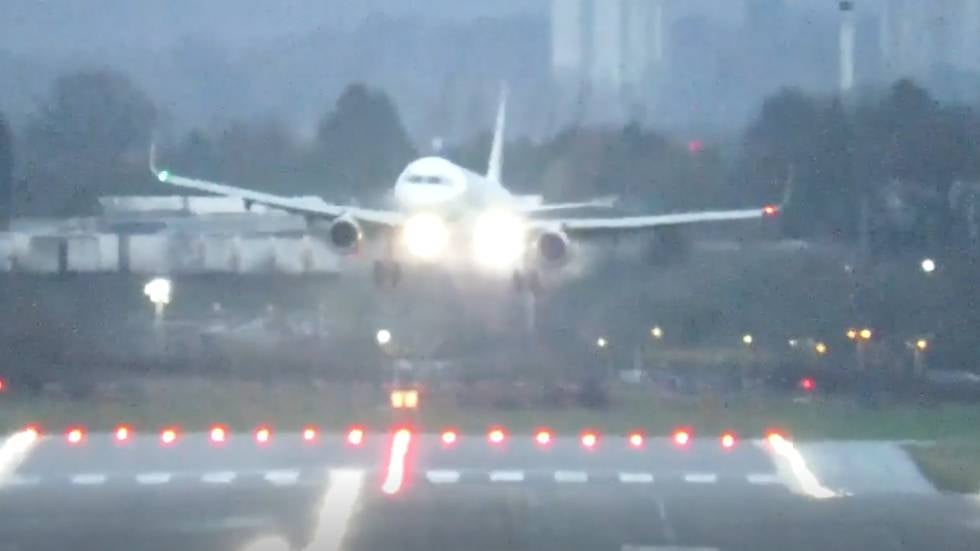 Watch Planes Struggle to Land in Fierce Winds - Videos from The Weather ...