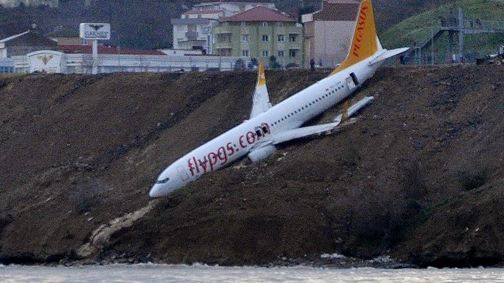 Plane Skids off Runway, Over Cliff in Northern Turkey | The Weather Channel