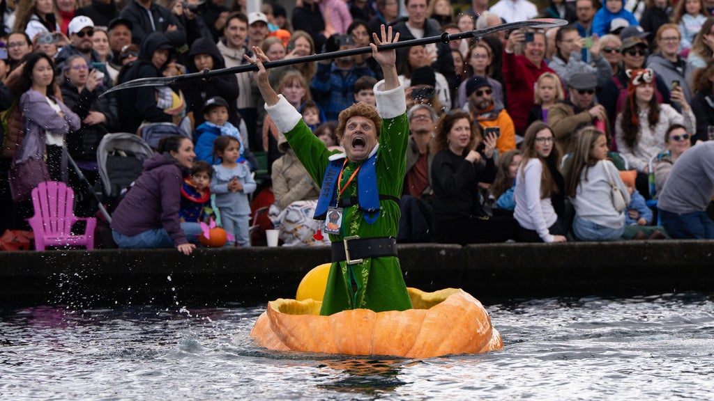 Giant Floating Pumpkin Regatta Draws Large Crowds In Oregon | Weather.com