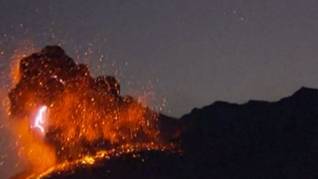Japan’s Mount Sakurajima Volcano Erupts in a Striking Display, Sparks ...