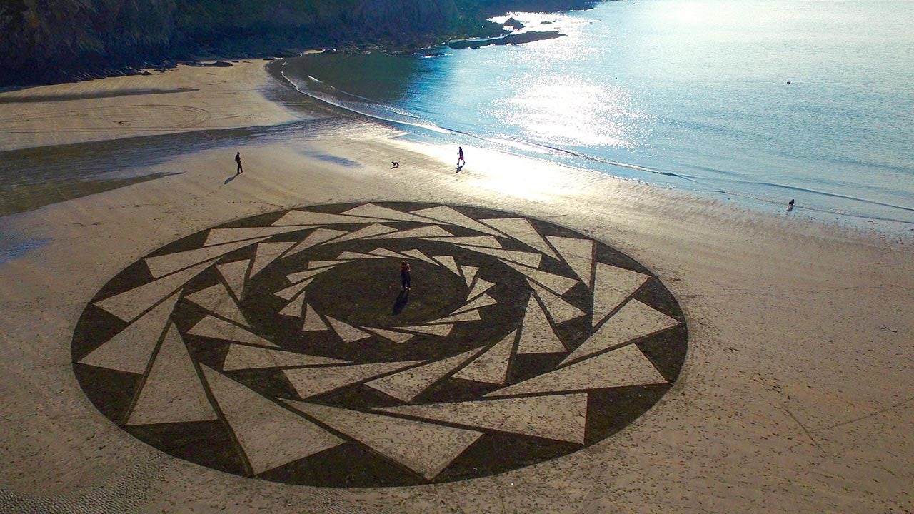 Artist Draws Giant Aerial Designs in Sand (PHOTOS) | The Weather Channel