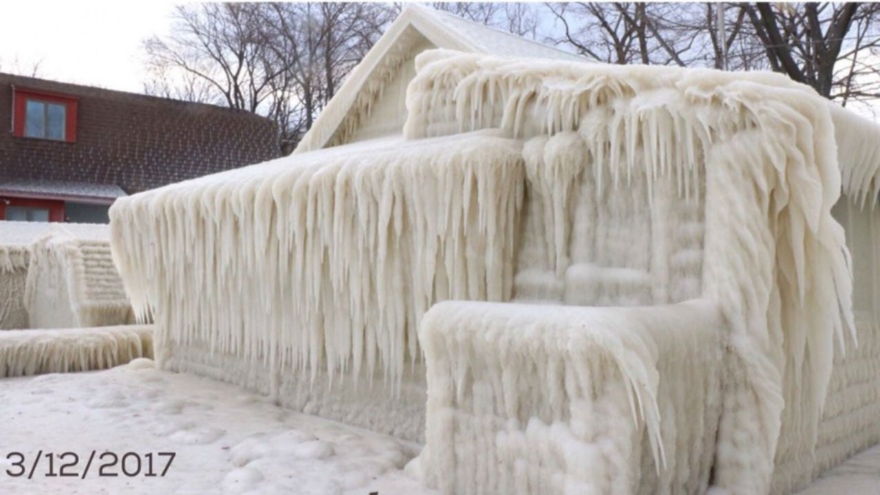 Frozen House On Lake Ontario Begins to Break From Its Icy Prison | The ...