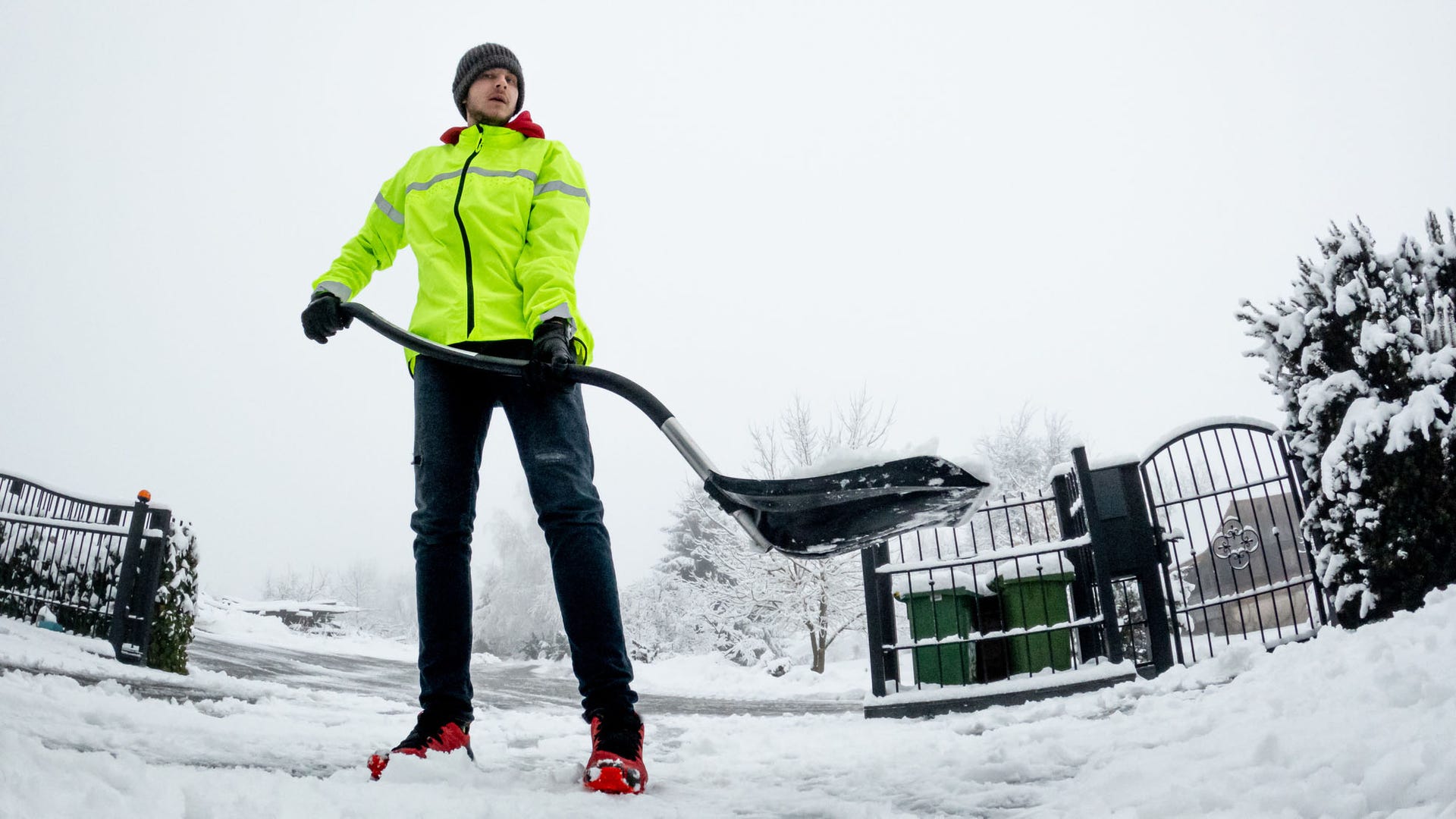 A Guide To Safe And Effective Snow Shoveling | Weather.com