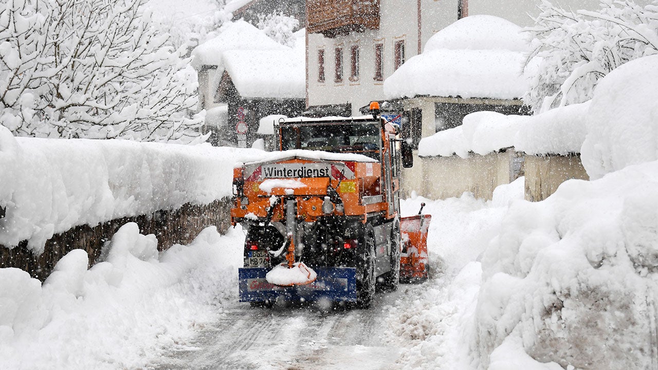 Europe Storms, Snow Kill 16, Strand Motorists; Avalanche Risk Increases ...