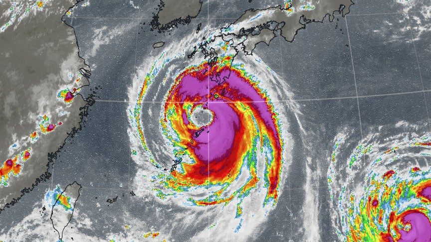 The Mesmerizing Eye and Appearance of Typhoon Soulik | Weather Underground