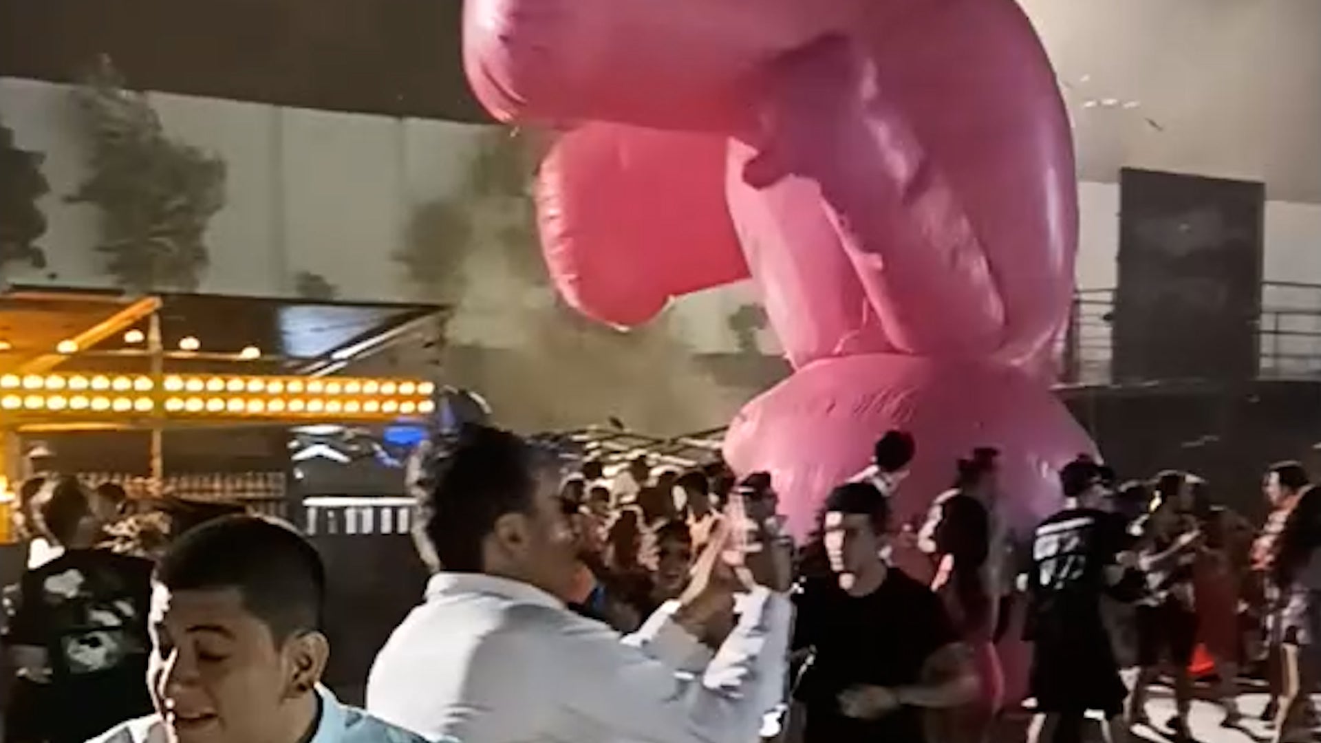 Concertgoers Run Screaming As Storms Blow In - Videos from The Weather ...