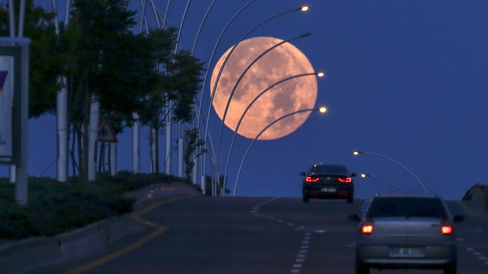 June 6-12, 2025 Sky Watch: Strawberry Moon, Planetary Conjunctions And ...