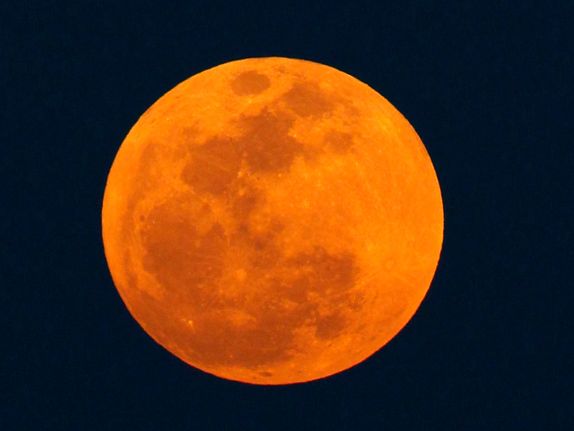 In Pictures: Supermoon Reaches Its Peak | The Weather Channel