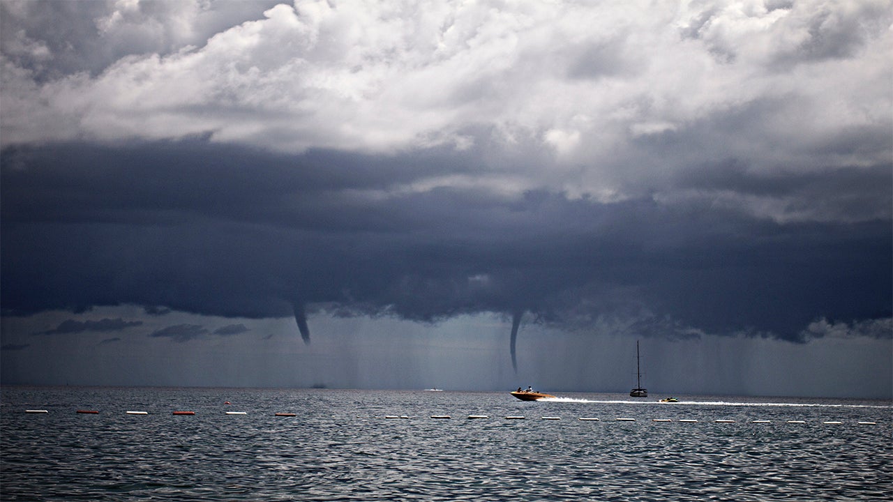 Barco De Tormenta Con Nubes Marinas Huracán Ian En Florida | Barcos