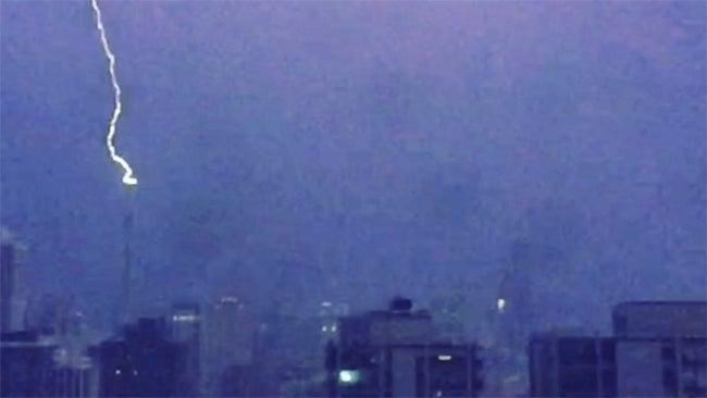 Chicago's Trump Tower Struck by Lightning on Evening of Illinois ...