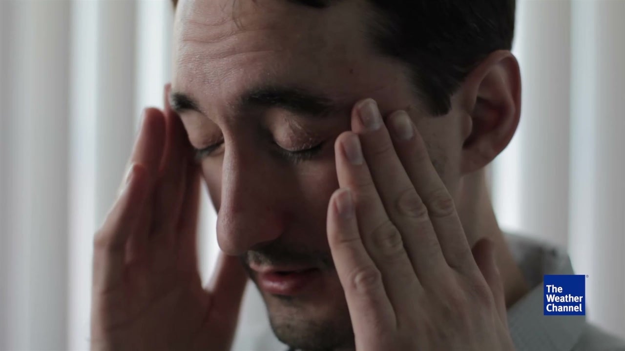 Cold, Damp Really Do Make You Feel Pain | The Weather Channel