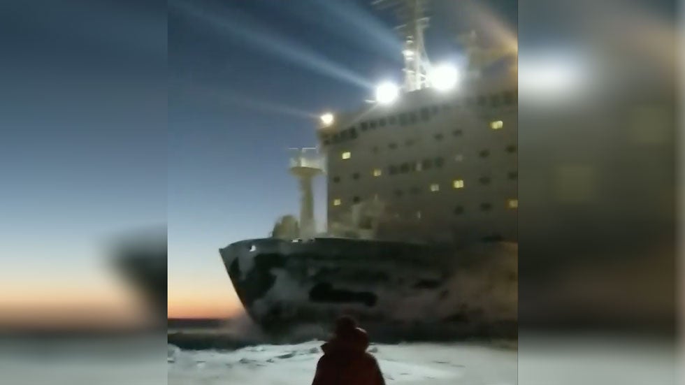 Icebreaker Passes Within Inches of Explorers | The Weather Channel