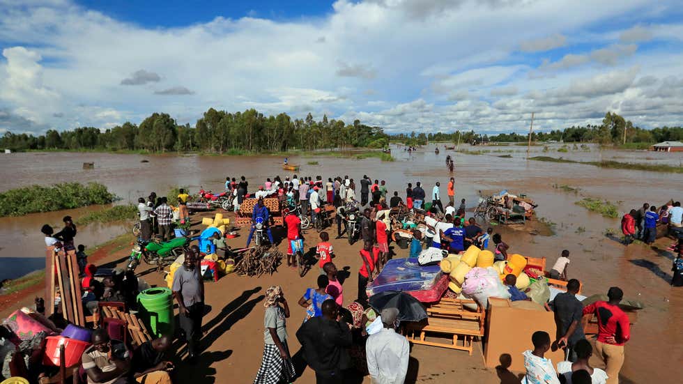 Deadly Flooding in Kenya Kills More Than 100, Leaves Over 1,800 ... Deadly Flooding in Kenya Kills More Than 100, Leaves Over 1,800 ...
