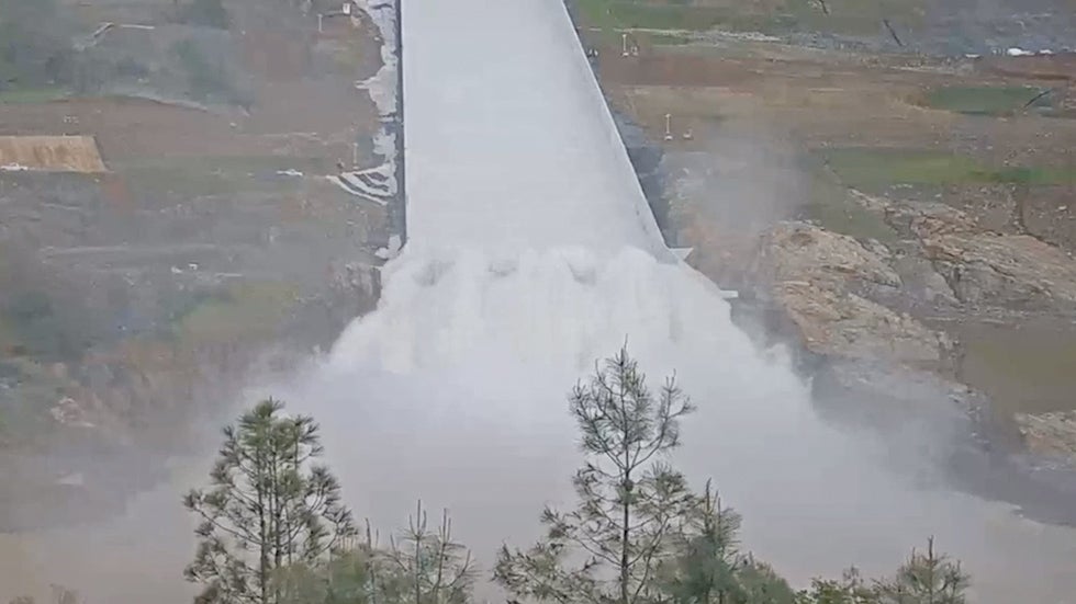 California’s Oroville Dam Spillway Passes First Big Test | The Weather ...