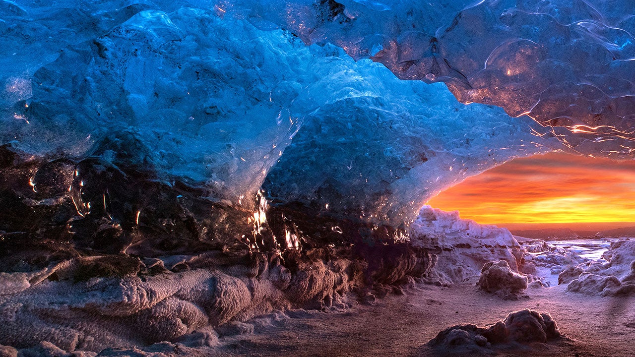 Spectacular Sunrise Photographed from a Glacier Cave (PHOTOS) | The ...