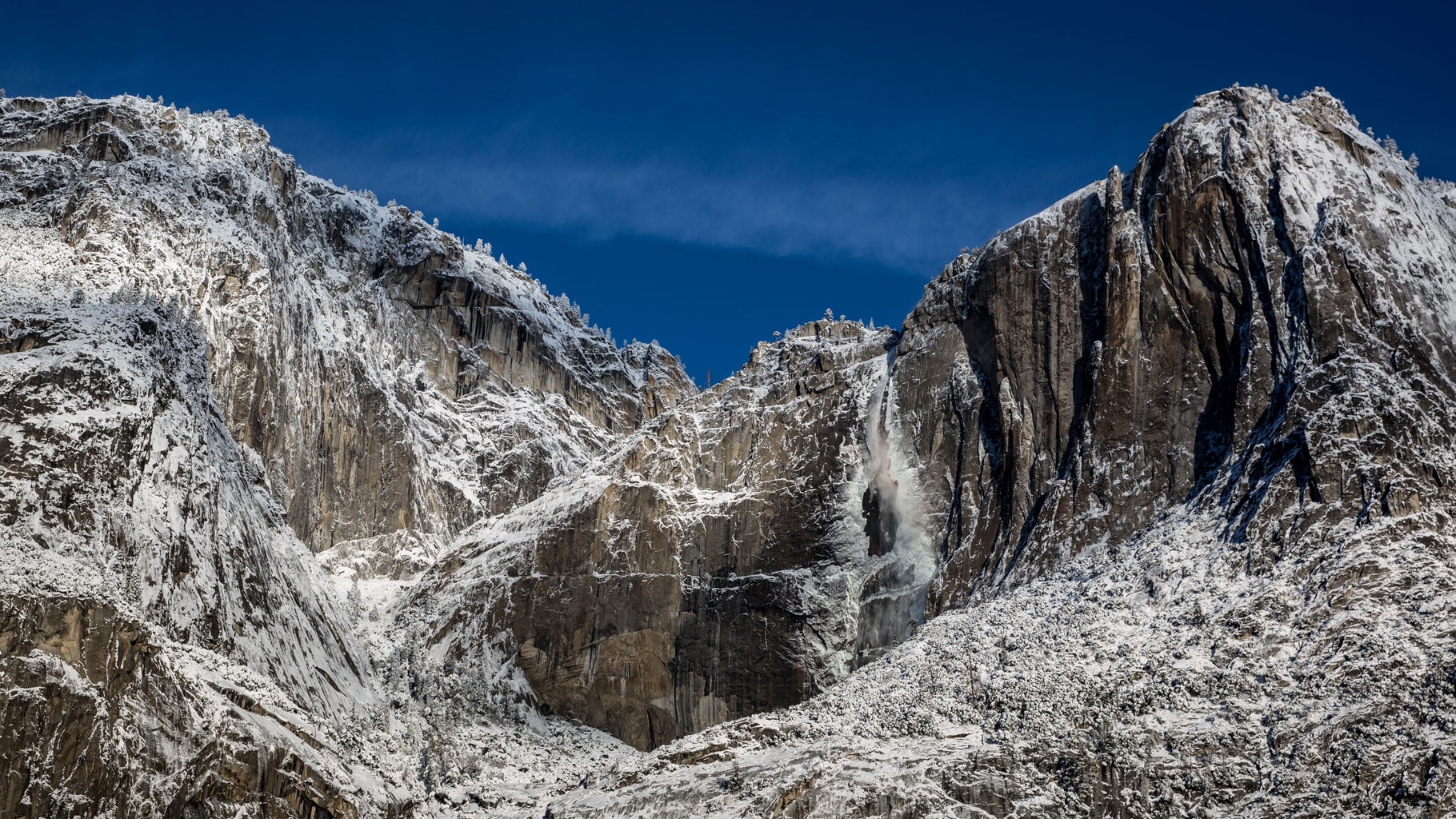 Yosemite Snowfall Turns the National Park into a Winter Wonderland ...