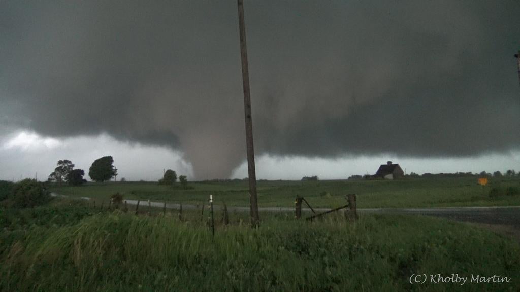Powerful Tornadoes Smash Into Illinois Towns, Causing Injuries, Severe ...