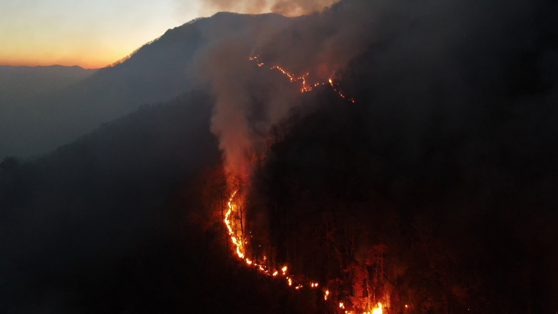 NC Fires Burning; Warm Weather Incoming - Videos from The Weather Channel