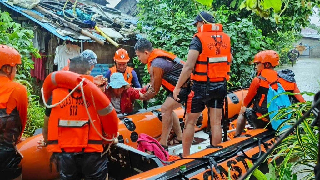 Storm Sets Off Floods And Landslides In Philippines, At Least 14 Dead | Weather Underground