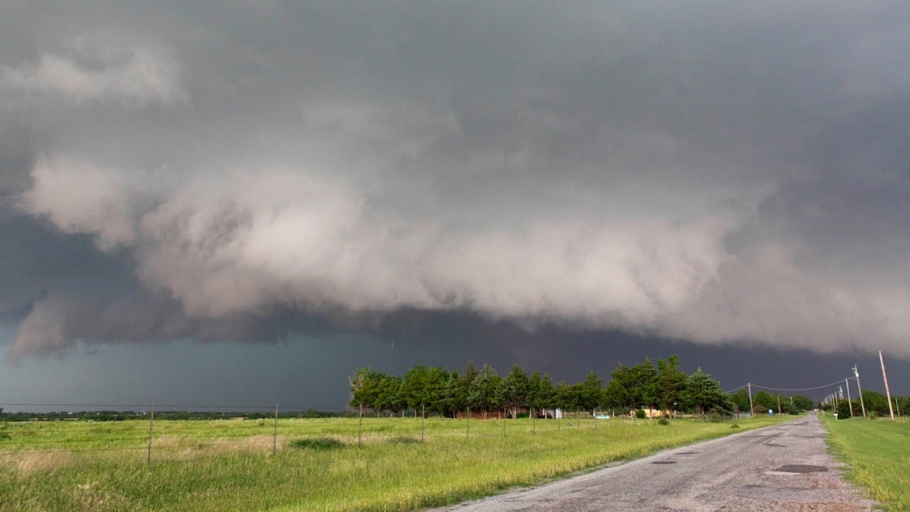 Lessons From a Storm Chaser on How to Stay Safe in Tornado Alley | The ...