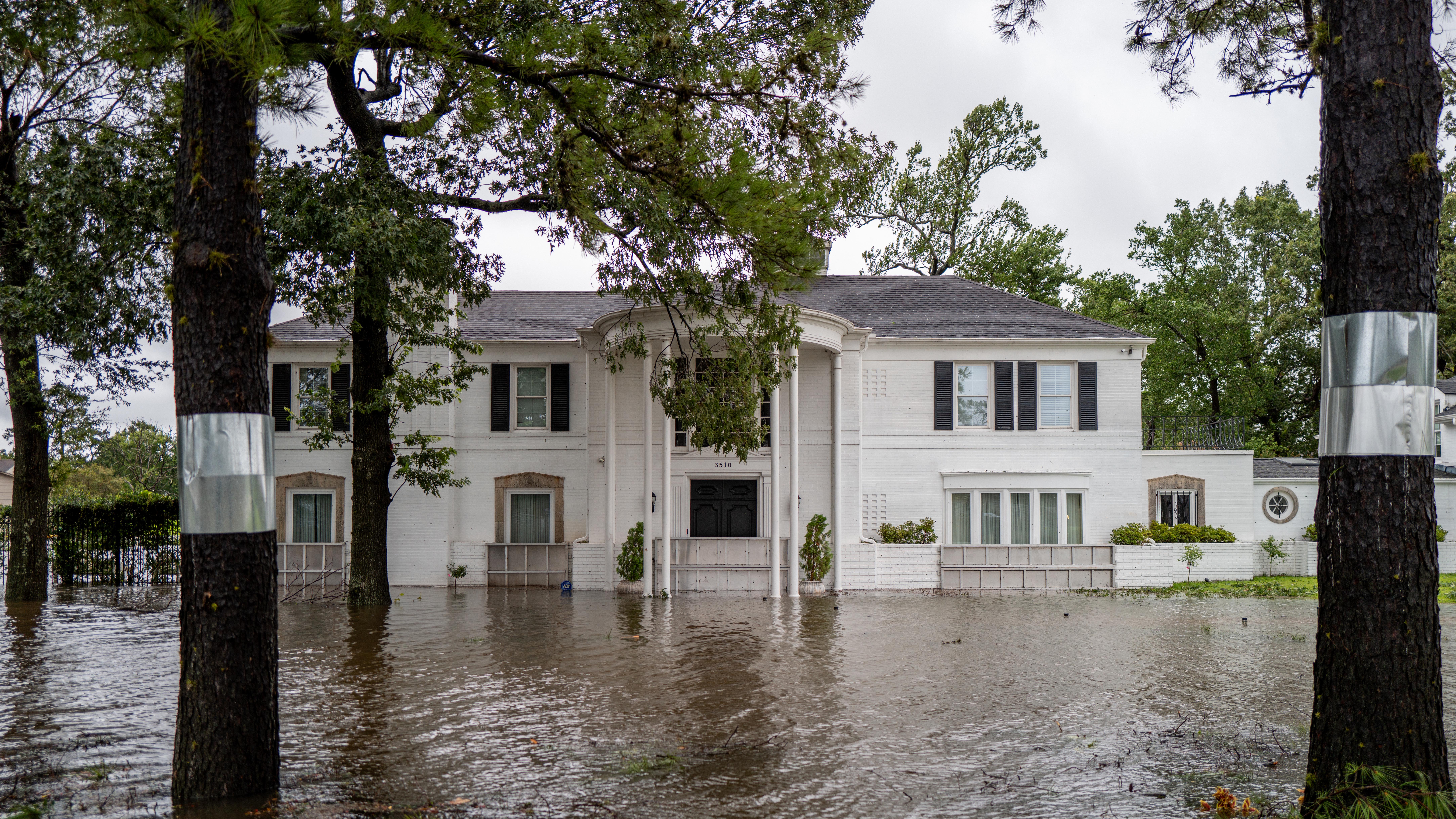 Hurricane Beryl: Houston Power Outages, Death Toll Rises | Weather.com