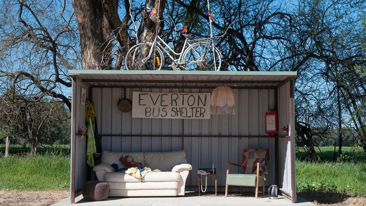 13 Strange But Amazing Bus Stops Around the World (PHOTOS) | The ...