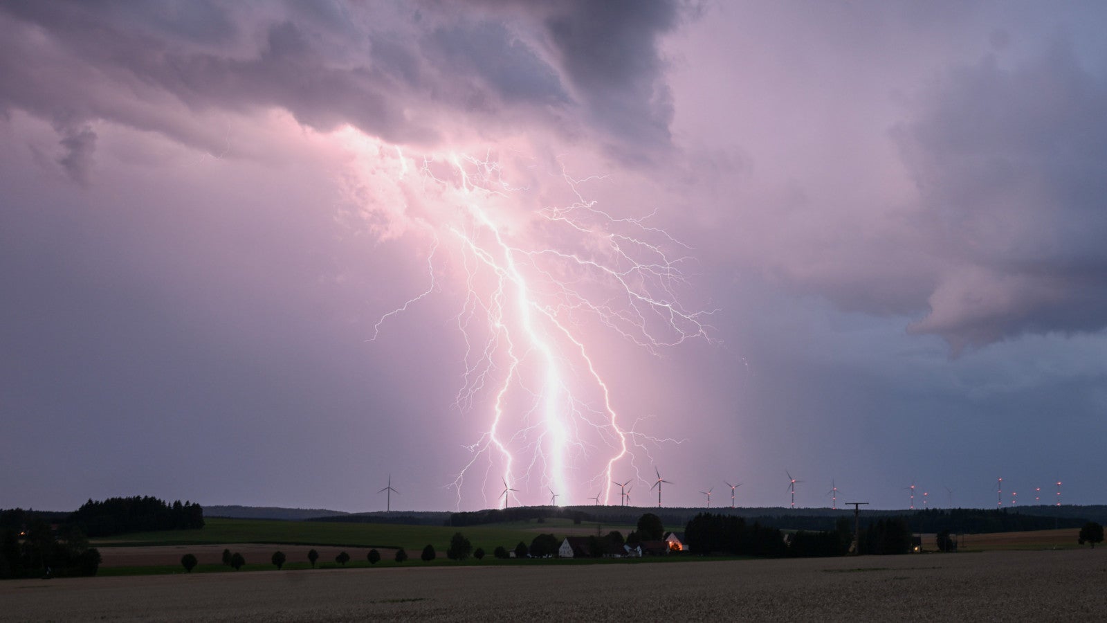 Donner Und Blitz Donner Blitz Und Regen Stockfoto Und Mehr Bilder Von