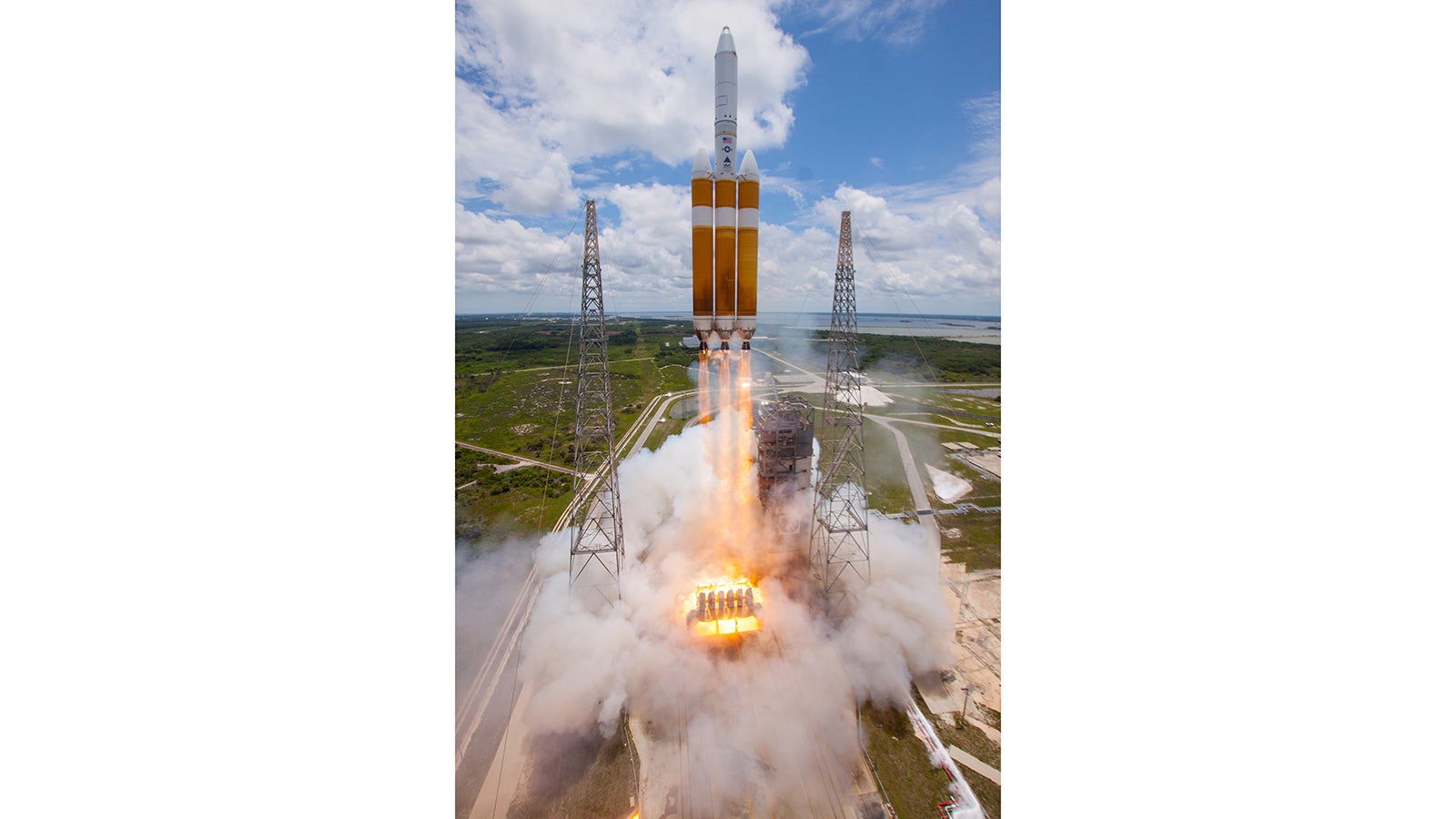 See the Stunning Launch of the World's Largest Rocket (PHOTOS) | The ...